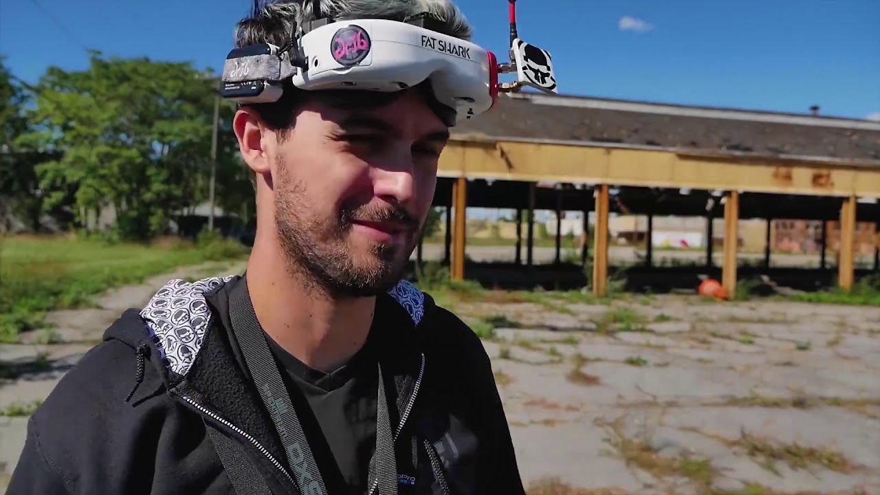 Перевод Le Drib обучение FPV трюкам split s русская озвучка - YouTube