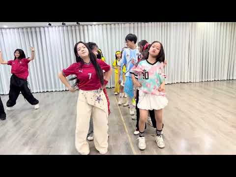 WHICH TEAM MEMORIZES THE LESSON THE MOST? Subscribe/#dancechallenge 
