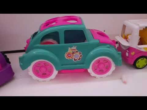 MENINA TAMBÉM  BRINCA DE CARRINHO