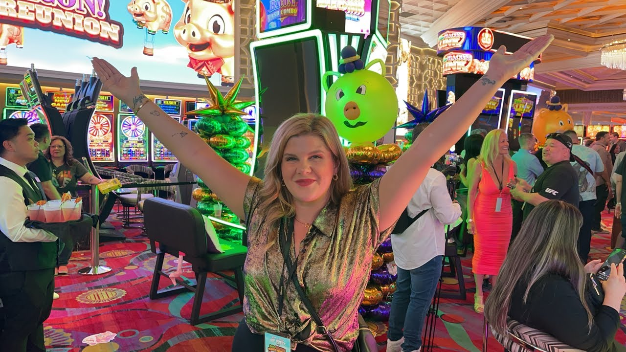 🔴 LIVE World Premiere Rakin Bacon Triple Oink Slot & More! - YouTube