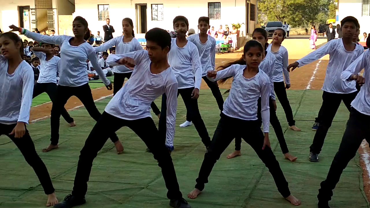 Twinkle English School- Republic Day Performance on Raghupati Raghav 🇮🇳 ...