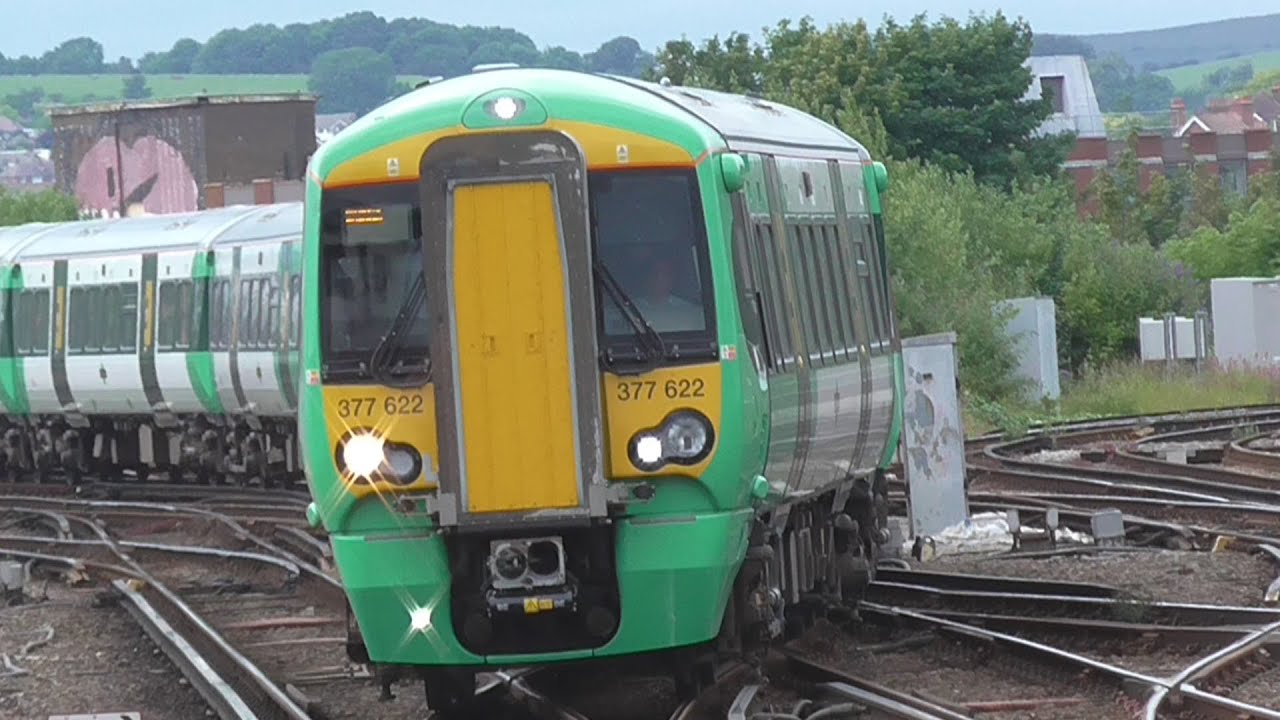 Class 377/6 377622 + 377616 Arrive & Depart Brighton - YouTube