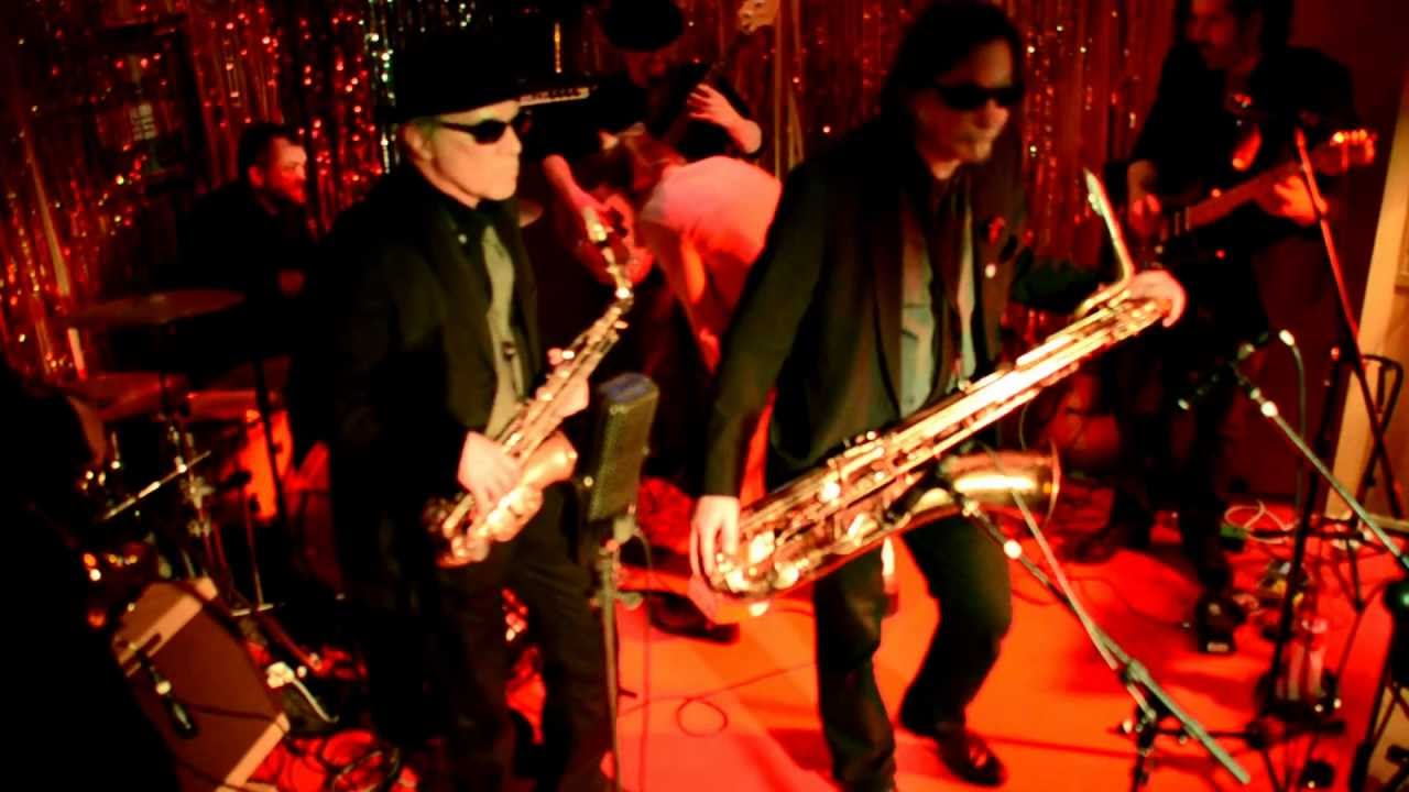 Hootchie Cootchie pour les 2 ans du bar de la mairie - YouTube