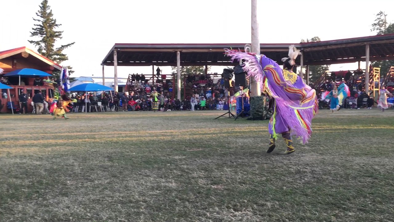 Women’s Fancy Shawl at Alexis Alberta pow wow 2017 - YouTube