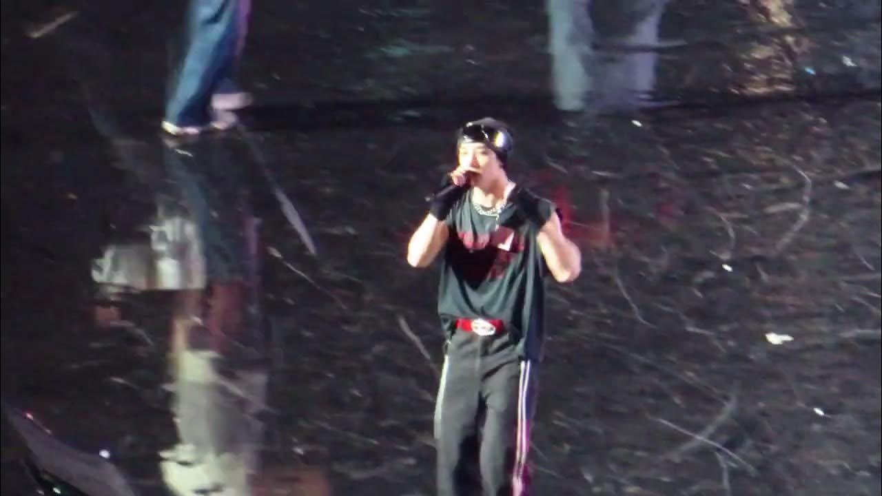 STRAY KIDS - MIROH MUSIC BANK PARIS 230408 - YouTube