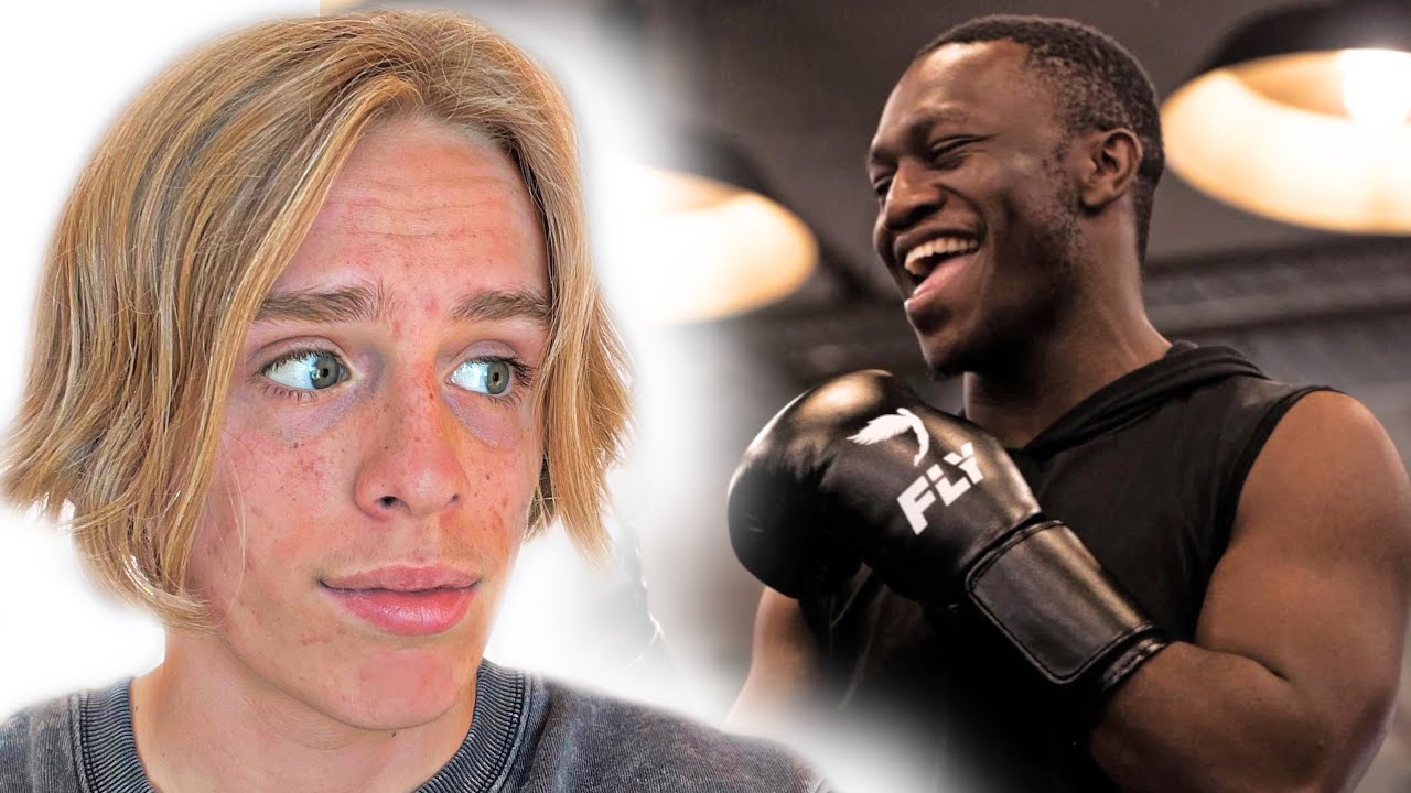 DEJI IS FIGHTING BRYCE HALL… - YouTube