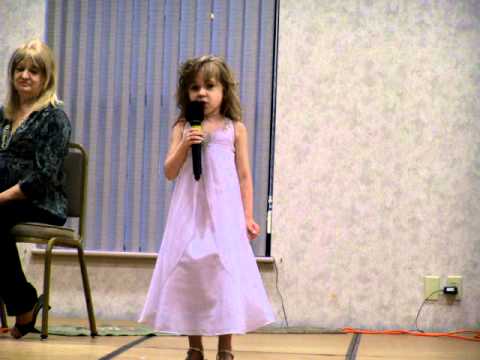 Autumn Rae 5 years old singing-O'America A' Capella - YouTube