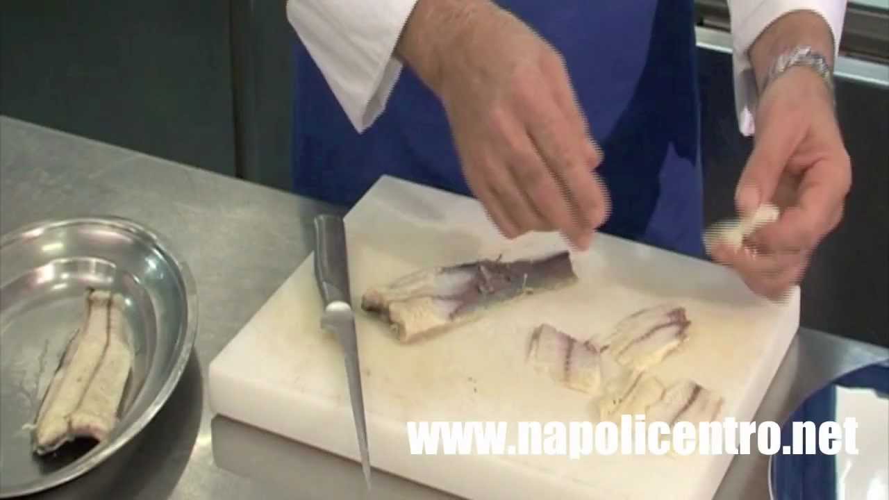Napoli, La ricetta del Capitone marinato al lauro - YouTube
