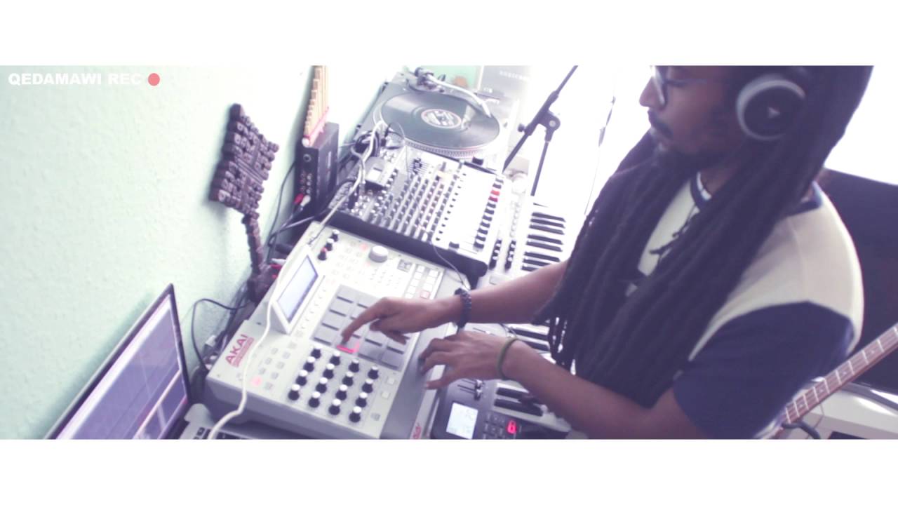 Pamfalon making beat on the MPC Renaissance - YouTube