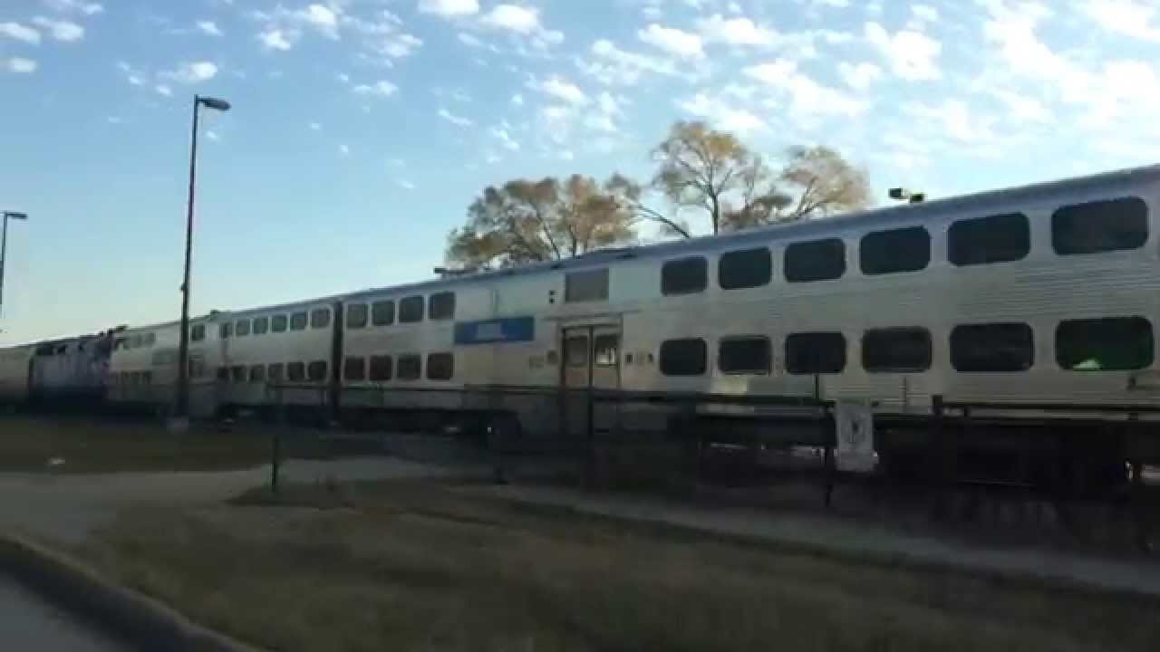 Metra Train with an Engine in the Middle - YouTube
