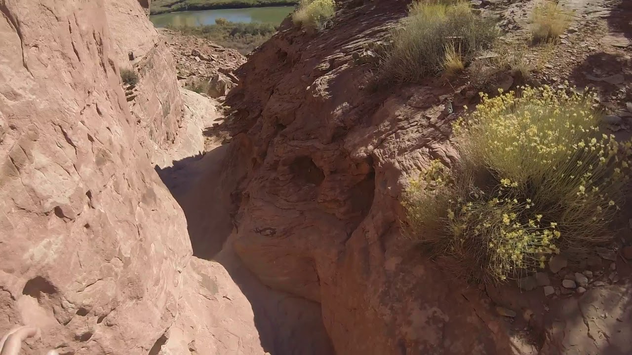 Longbow Arch hike, Moab, Utah, 3 Nov 2019 - YouTube