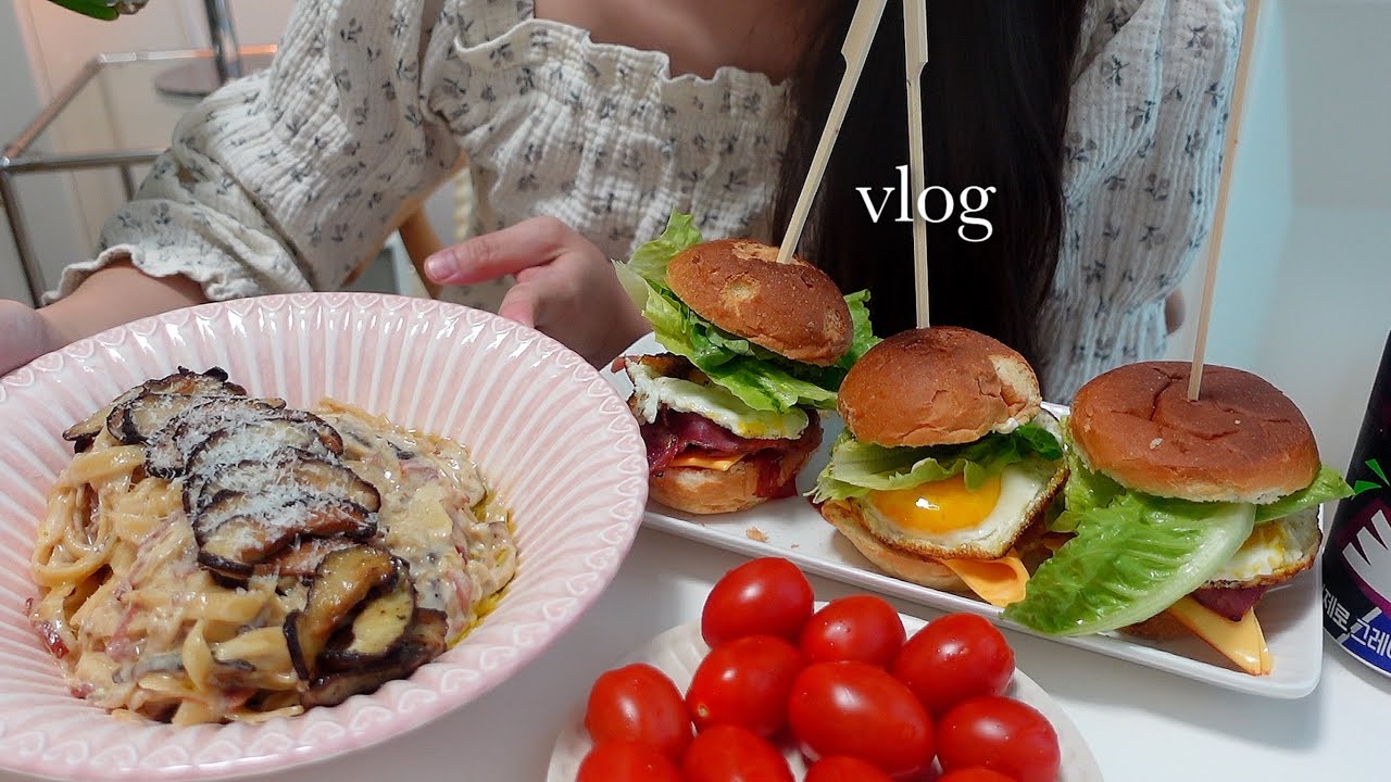 Eng Vlog 자취 브이로그 딸기찹쌀떡 만들어먹고 순두부열라면 끓여먹는 자취일상 퇴근하고 마트 장보기쪽파크림치즈베이글