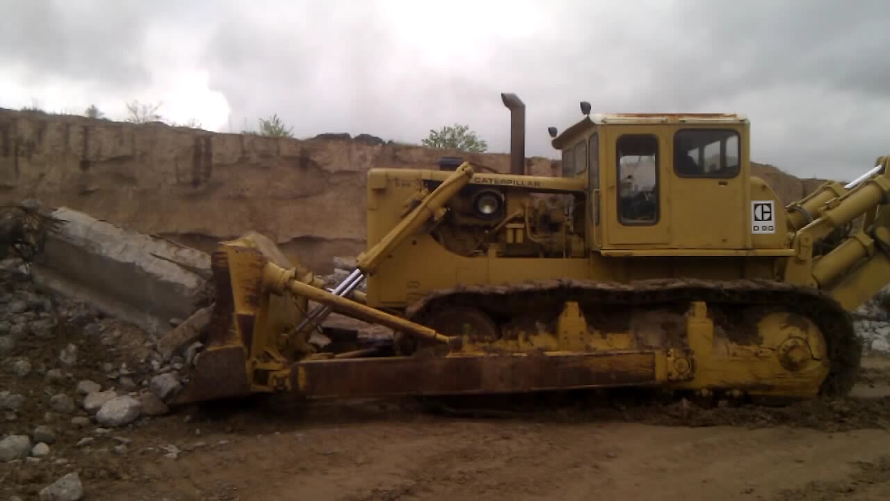 CATERPILLAR D9 - YouTube