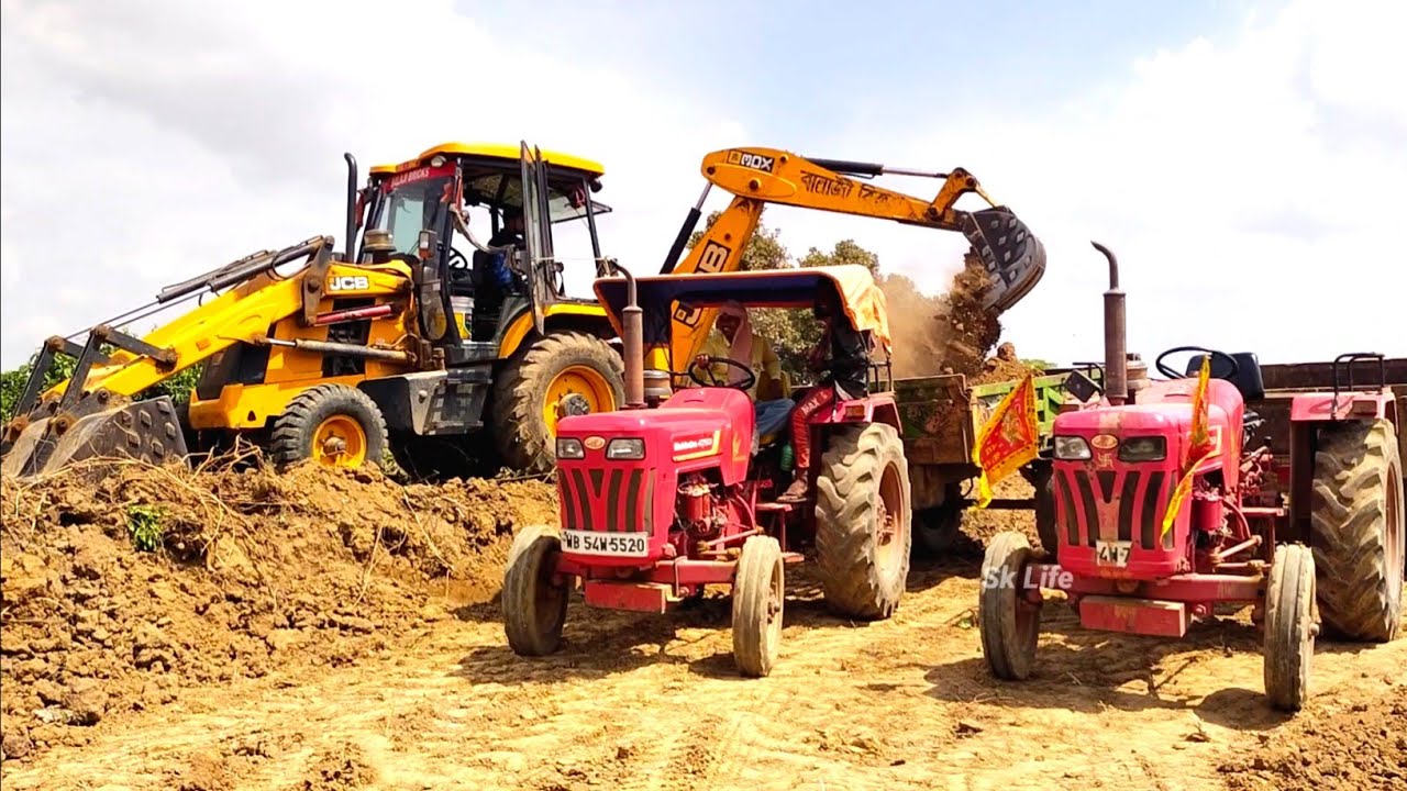New Jcb 3dx Backhoe Loader Machine Loading Red Mud In Mahindra 475 Di ...
