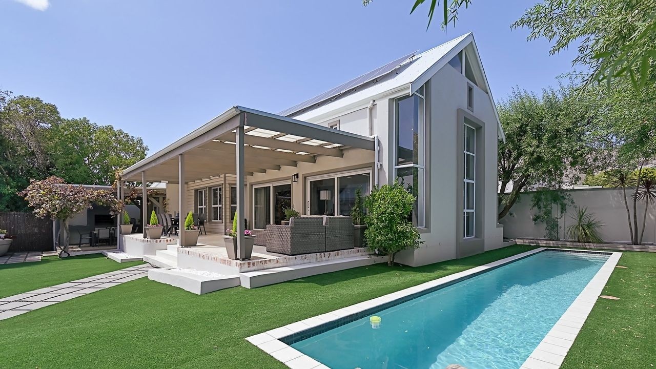 Silvertree Estate | House Tour - Elegant Double-Storey Home - YouTube