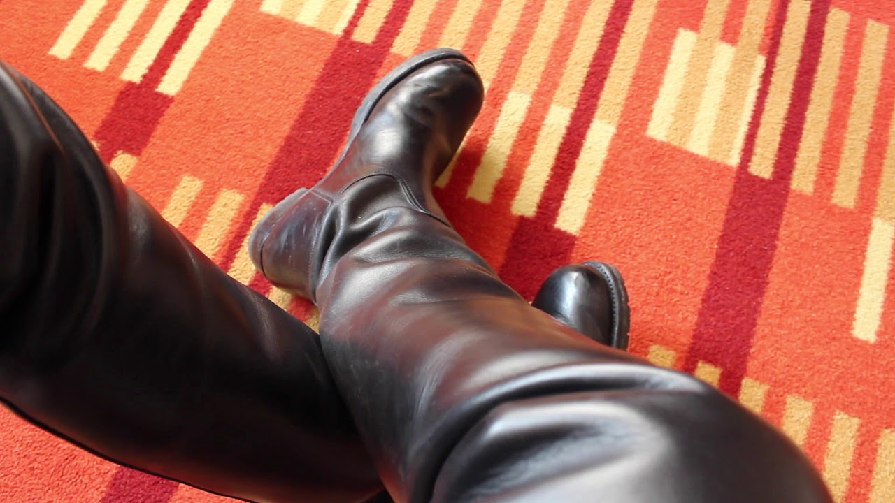 Embossy Boots Big Riding - YouTube