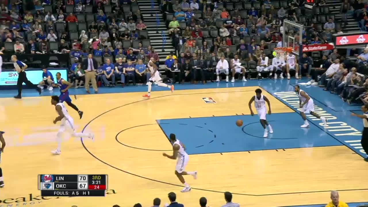 Tim Quarterman with 10 Assists against the Blue - YouTube