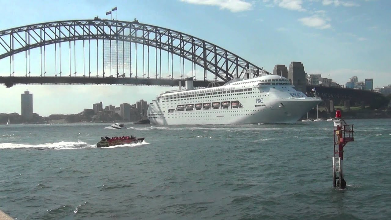 PACIFIC JEWEL PASSES UNDER HARBOUR BRIDGE - YouTube
