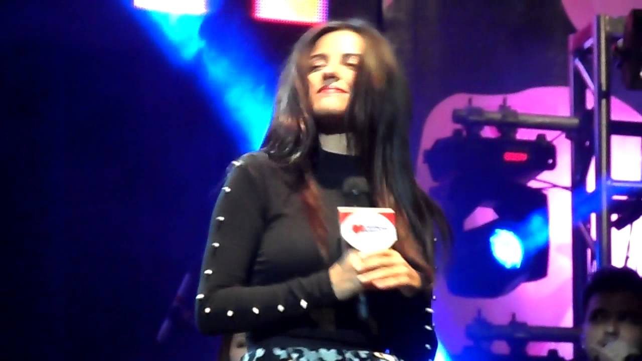 Eclipse de Luna - Maite Perroni - Concierto del Amor 95.3 - YouTube