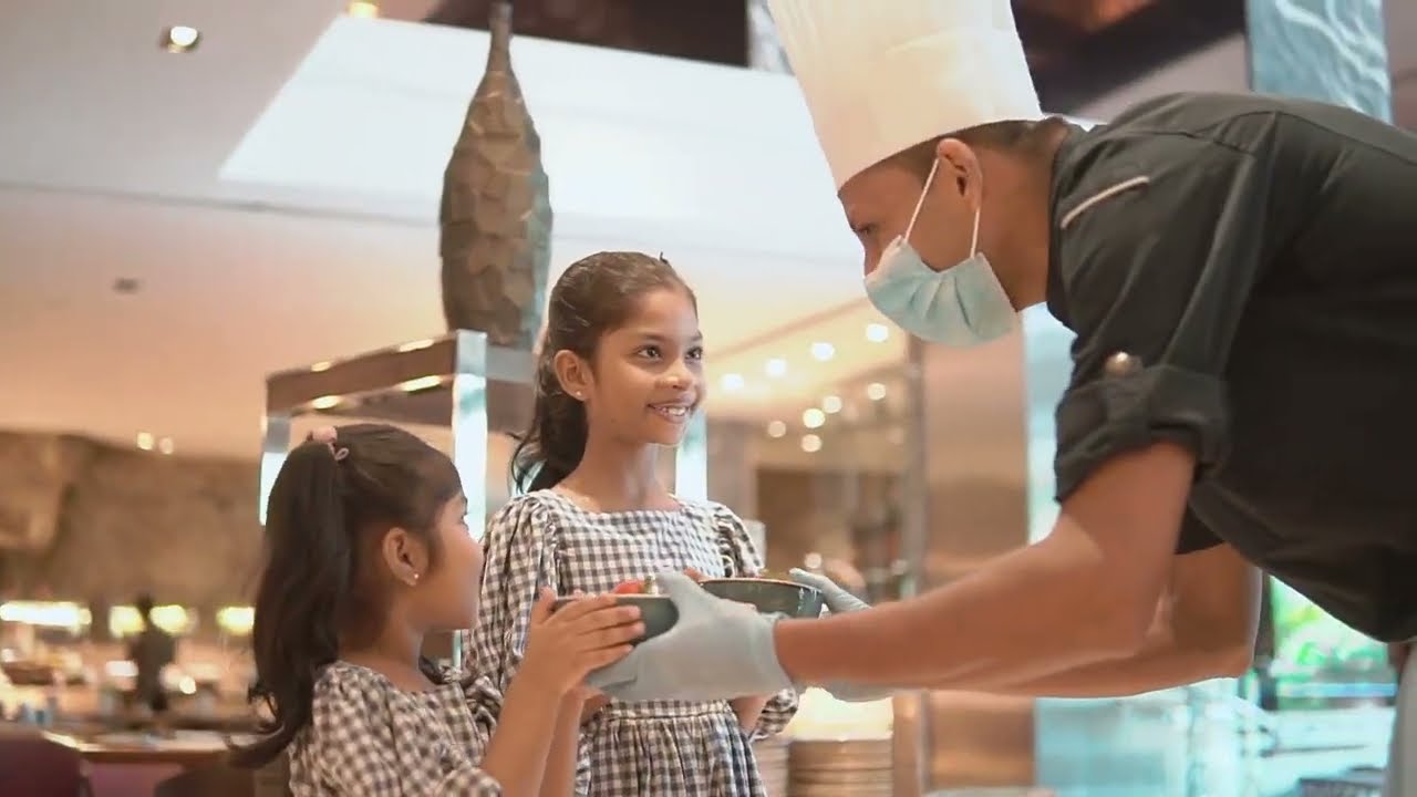 Graze Kitchen Breakfast Buffet Video Hilton Colombo - YouTube