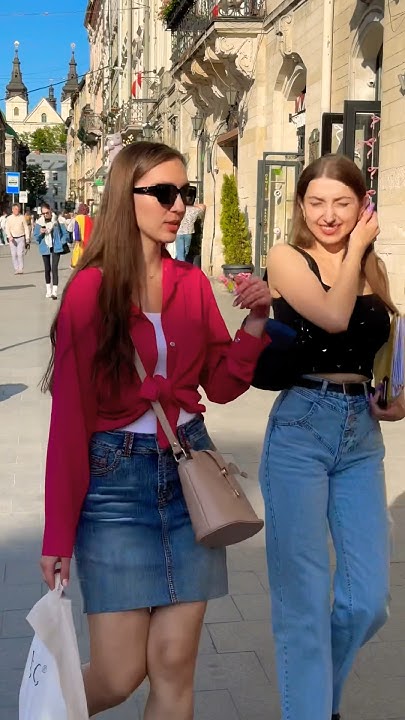 Львів дівчата центр площа Ринок львівплощаринок Youtube