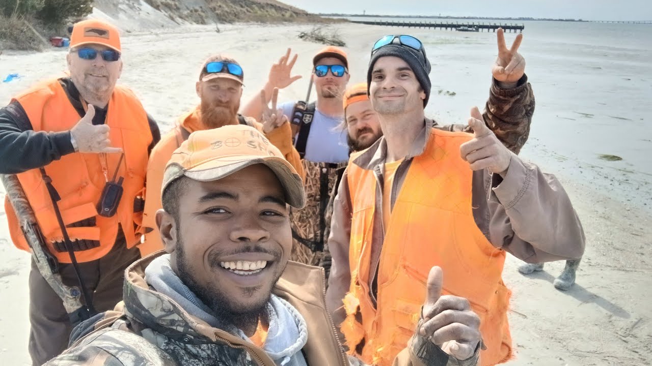 Bugs Bunny Island 2.5 Rabbit Hunting 2024 - YouTube