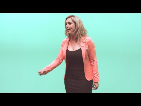 Presentadora de TV captada maltratando a los de produccion en un casting
