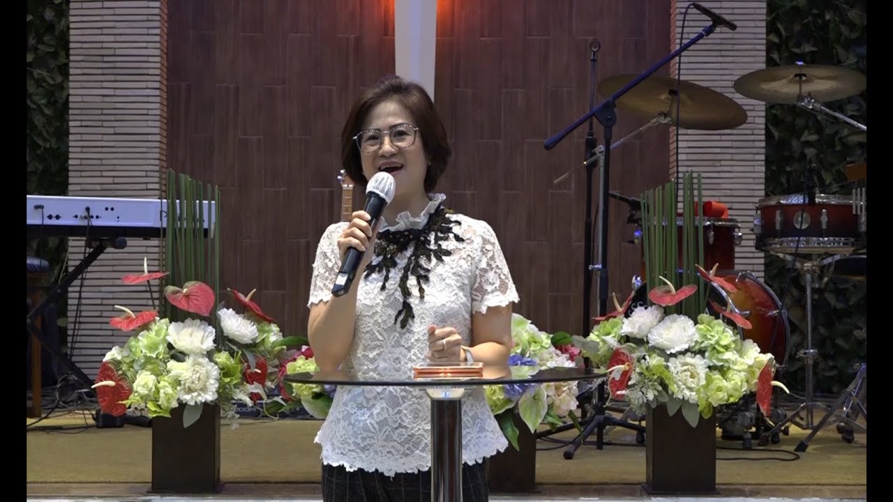 KOTBAH IBU VALEN - GBI KAPASARI - YouTube