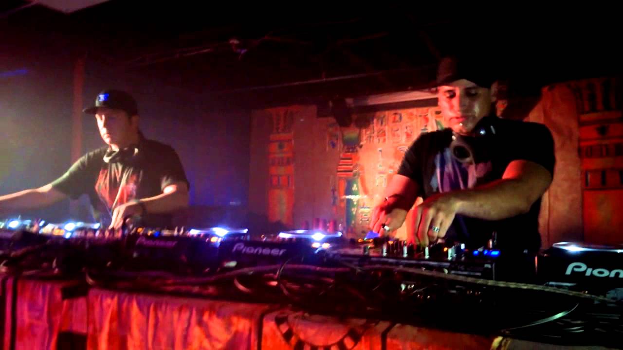 Temple of Boom - DJ Bad Boy Bill and Richard Vission - YouTube