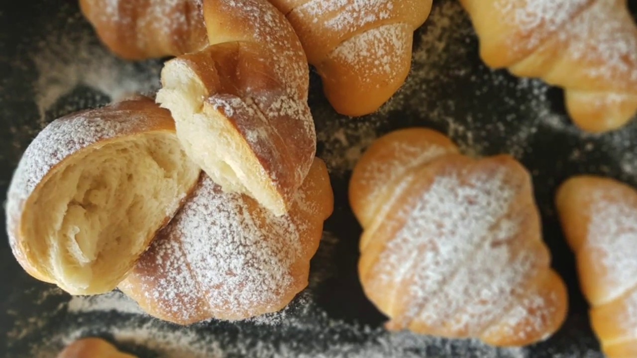 BRIOCHE CORNETTO IMPASTO ALLO YOGURT - YouTube