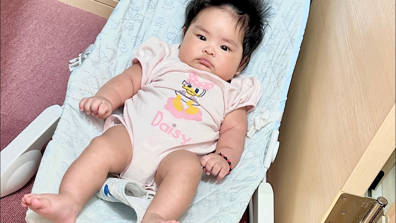 Baby vlogger - YouTube