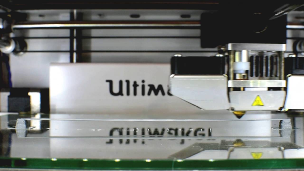 Extreme printing in the AIR, even longer (Ultimaker 2+) - YouTube