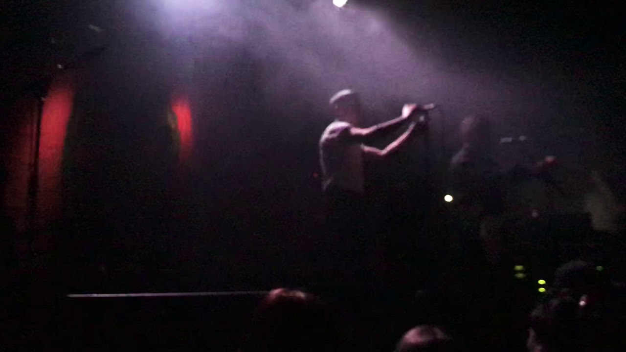 Boston Manor - Welcome to the neighbourhood, Live London 22/09/18 - YouTube