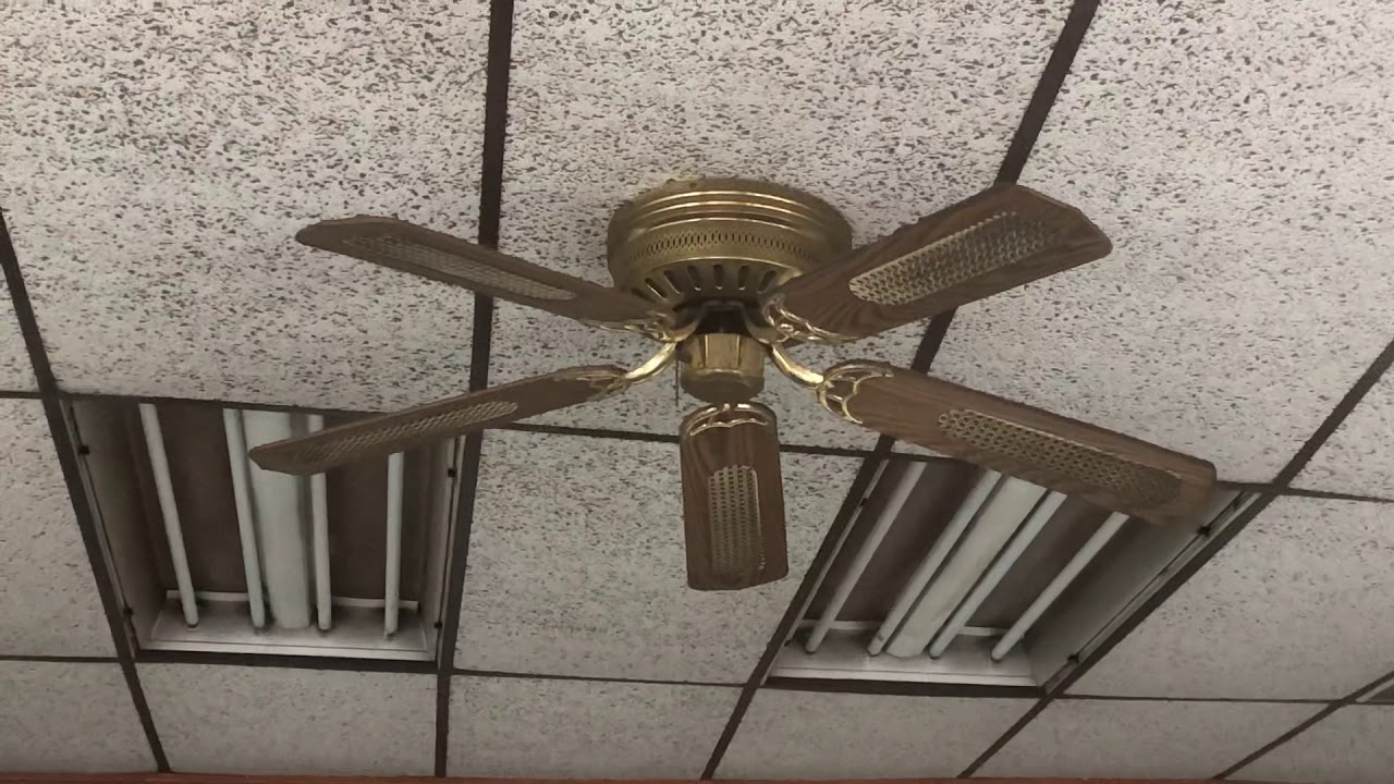 Hugger Ceiling Fan at Closed Down Laundromat - YouTube
