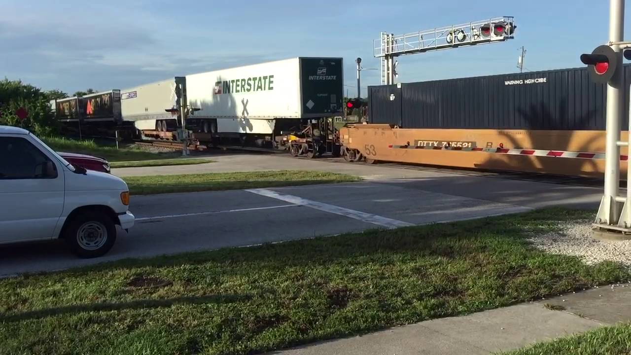 FEC TRAIN 210#2610@7:55am - YouTube