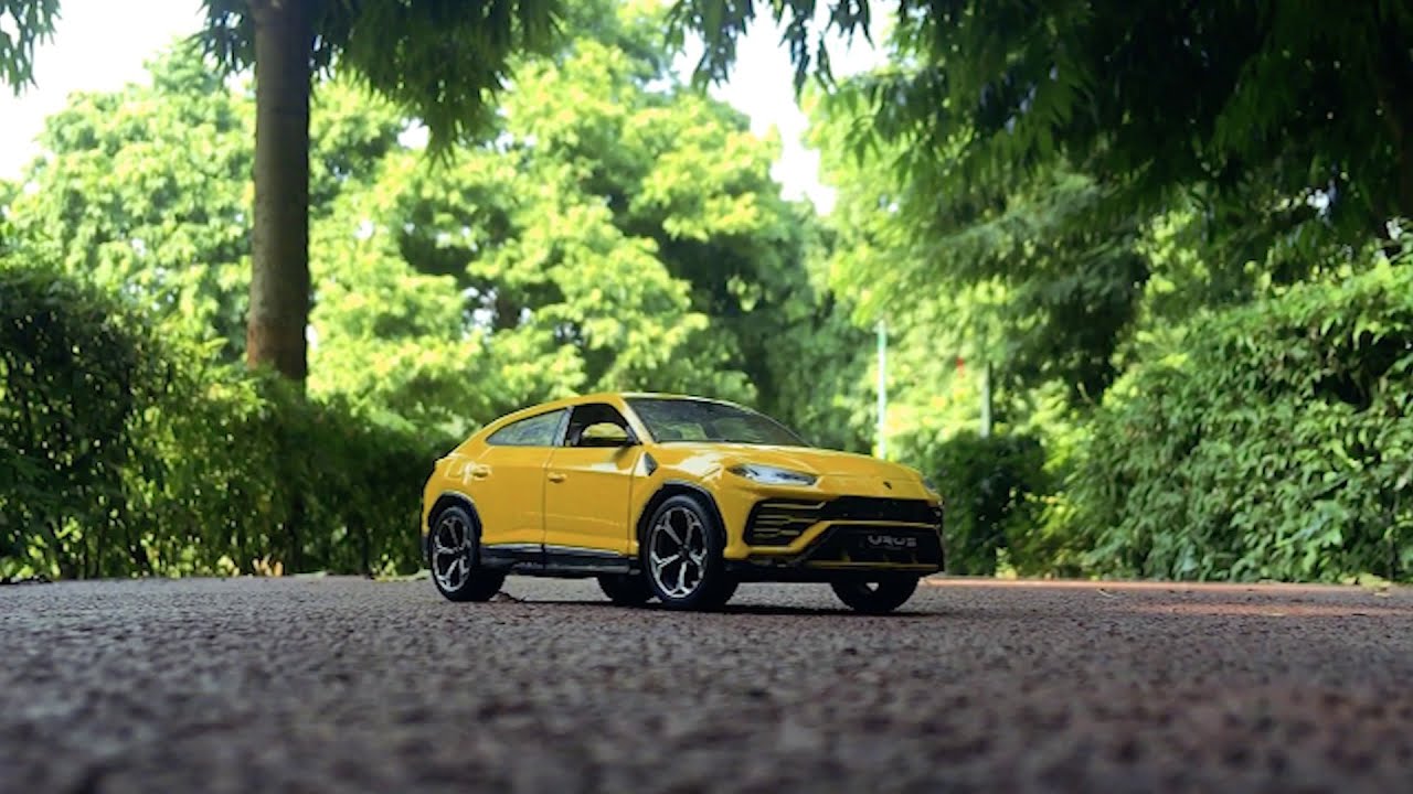 Lamborghini Urus Realistic Scale Model Unboxing - YouTube