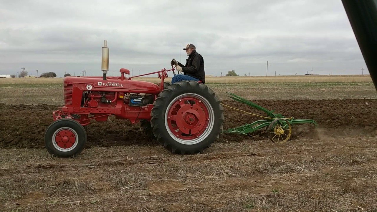 Farmall Super H Plowing Part 1 - YouTube