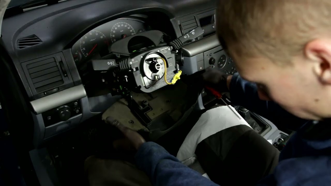 Demontaż modułu kierownicy CIM (Column Integration Module) Opel Signum ...