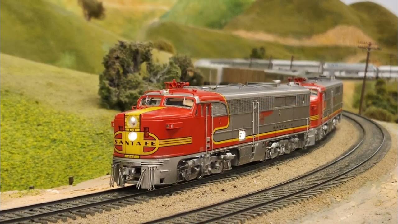 Rapido Trains Santa Fe ALCO PA & PB Debut At the La Mesa Model Railroad Club - YouTube