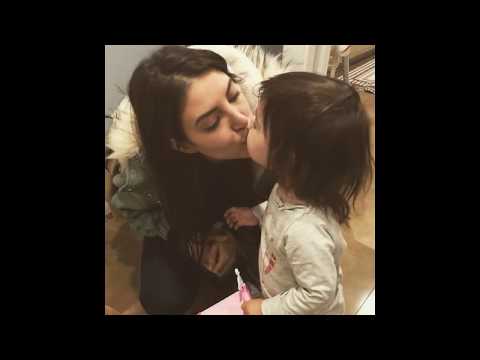 FAZİLET HANIM VE KIZLARI  KAMERA ARKASI HAZAN, FAZILET, NIL, YASEMIN, SELIN, YASIN