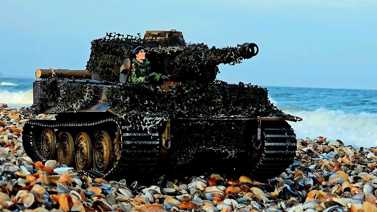 RC TANK TIGER 1 CINEMATIC - YouTube