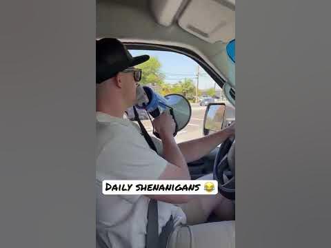 Don’t do this while driving… 😅😂 #short #comedy - YouTube