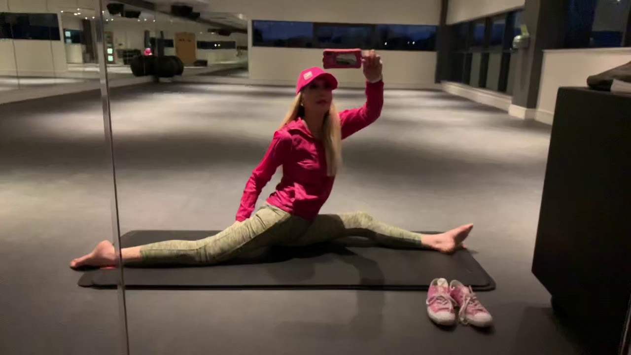 Splits stretches | Rachel Evans Barbie - YouTube