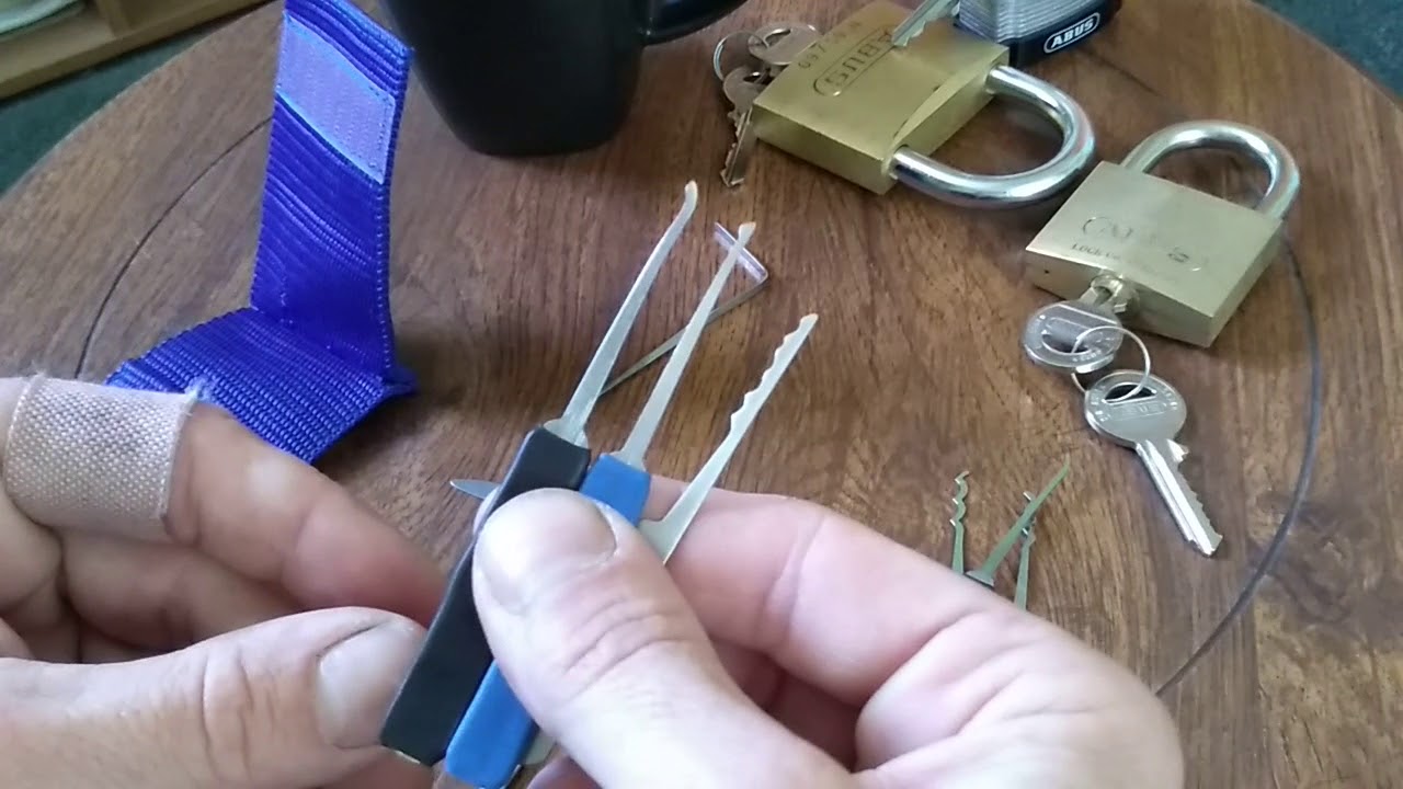(7)Mini pocket lock pick set - YouTube