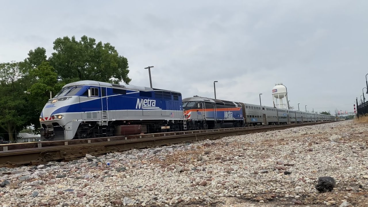 Metra 91 and 403 doubleheader/duo in Franklin Park - YouTube