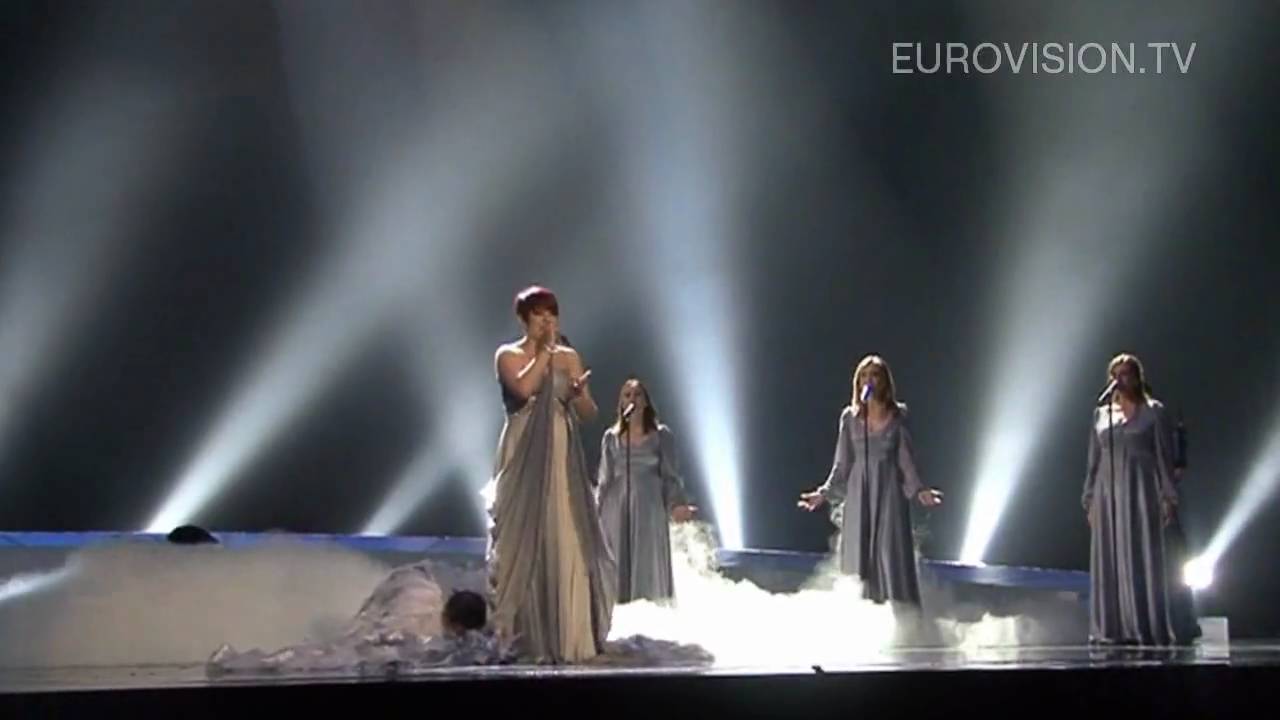 Thea Garrett's first rehearsal (impression) at the 2010 Eurovision Song ...
