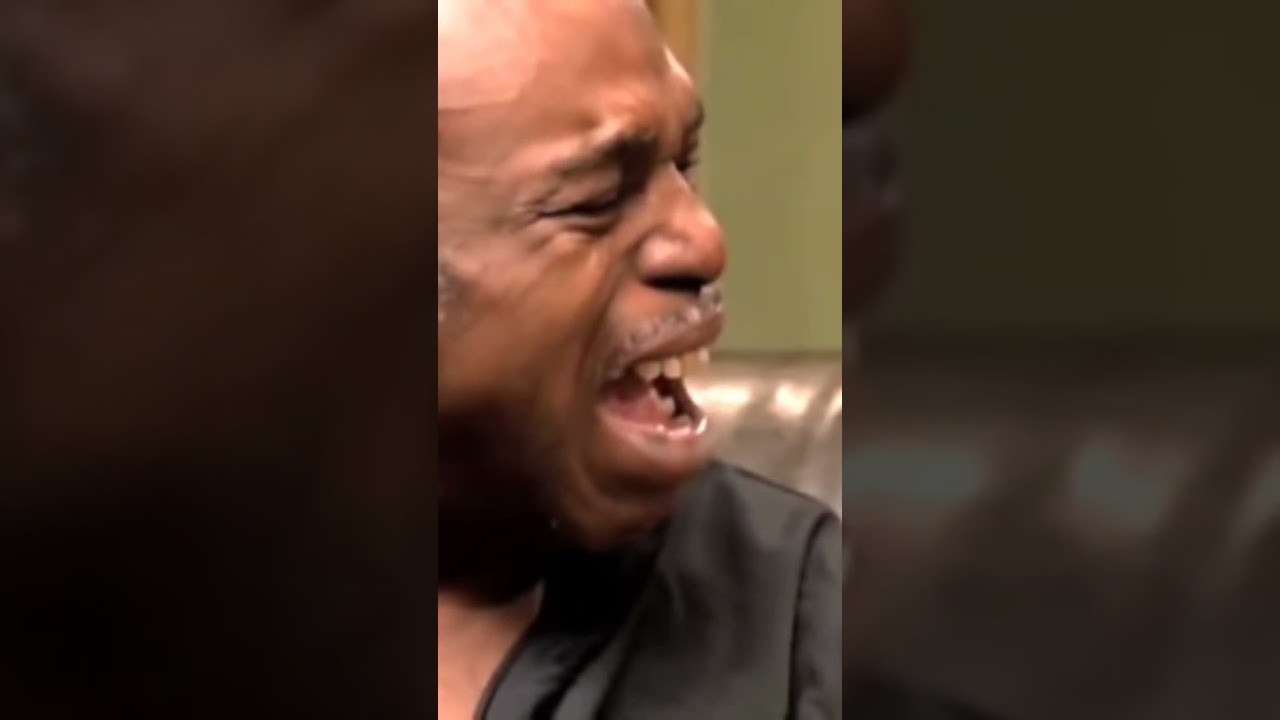 old man screams - YouTube