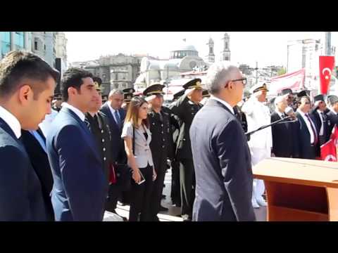 19 EYLÜL GAZİLER GÜNÜ TAKSİM TÖREN ANITINDA ÇELENK KOYMA