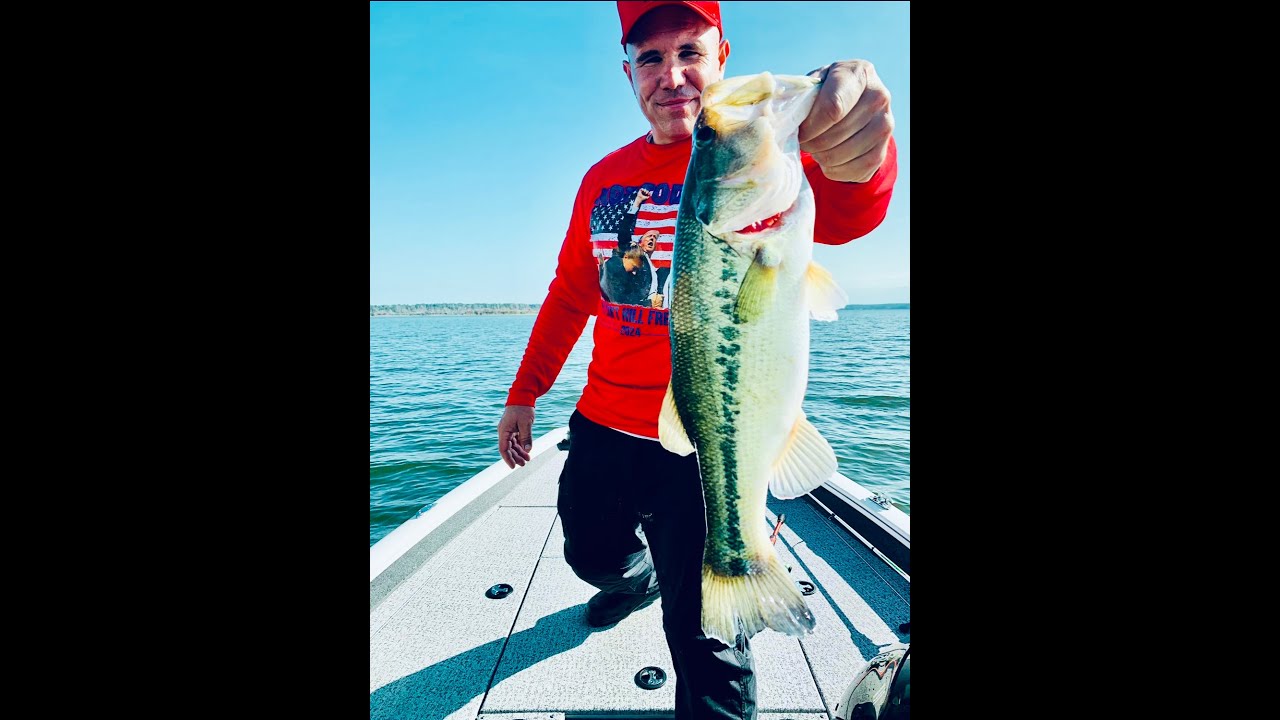 Bass fishing Sam Rayburn Nov 2024 with Jimmy Cantillo - YouTube
