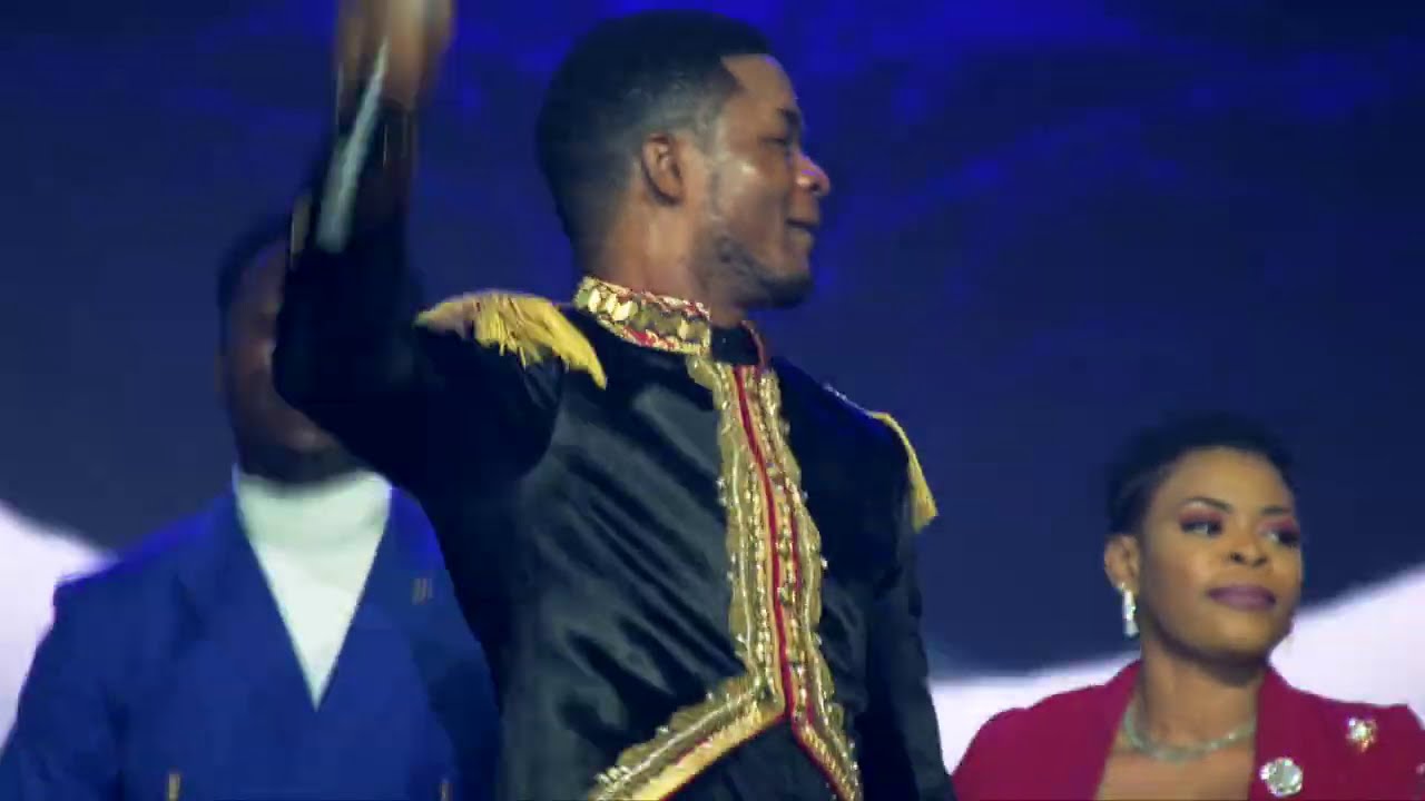 MIGHTY GOD { LIVE AT PRAISE OVATION } - YouTube